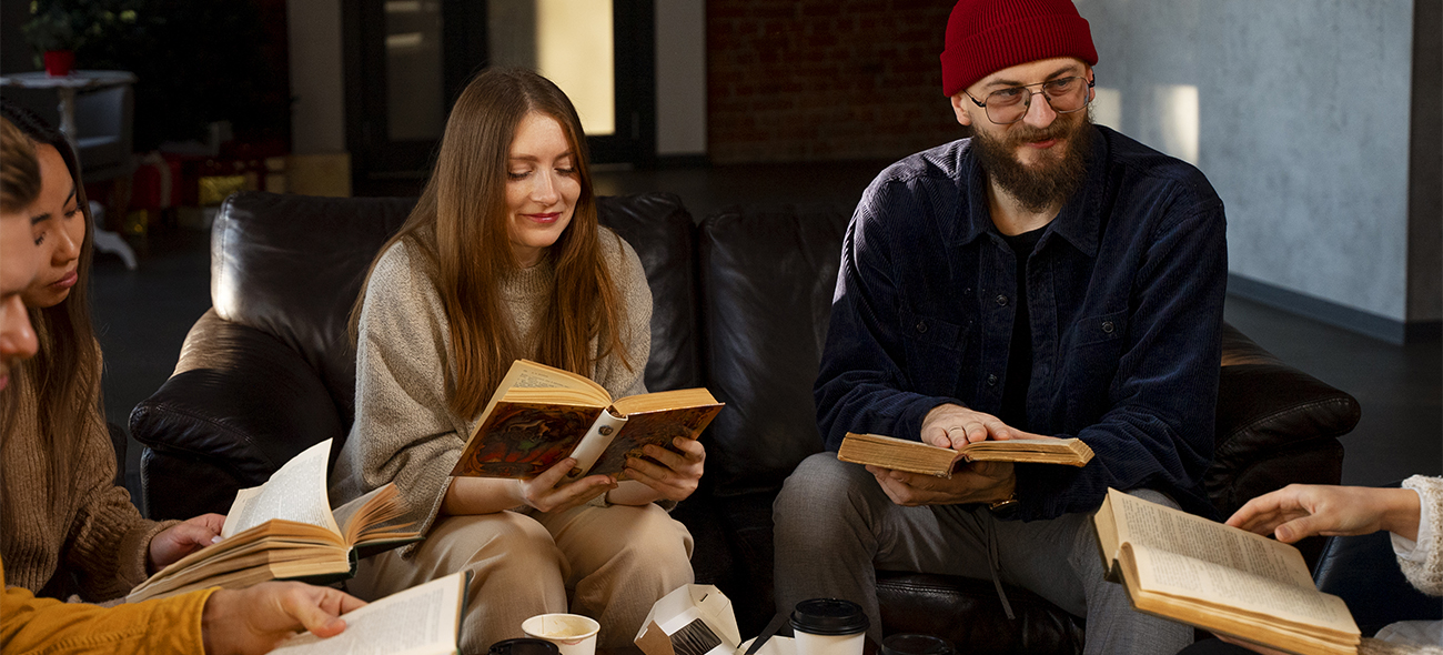 The Advantages of a Book Club: Insights, Pros, Cons, and Best Practices ...